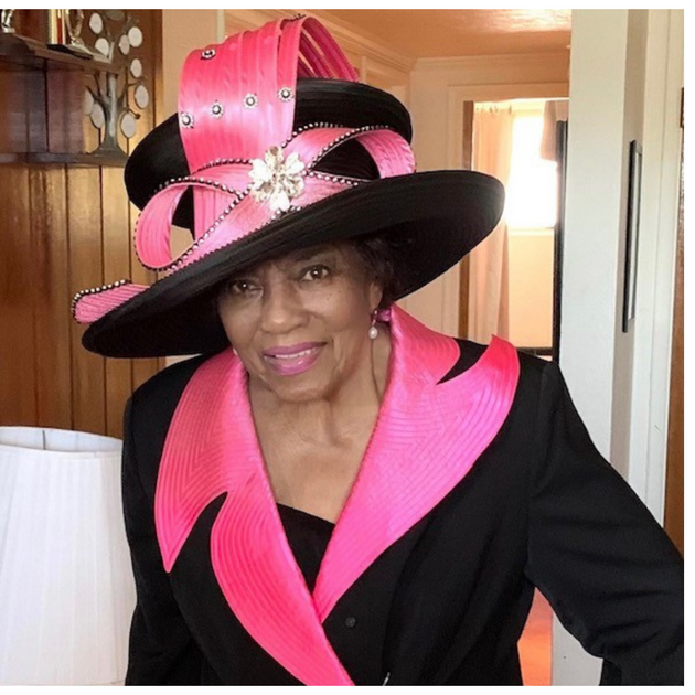 A Beautiful Mother of 10 – Women Suits